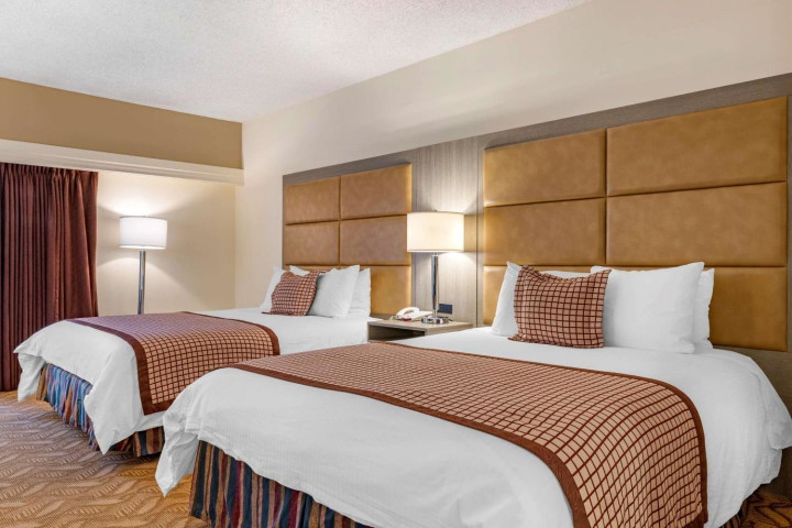 Best Western Plus Thousand Oaks Inn - Simi Valley, CA