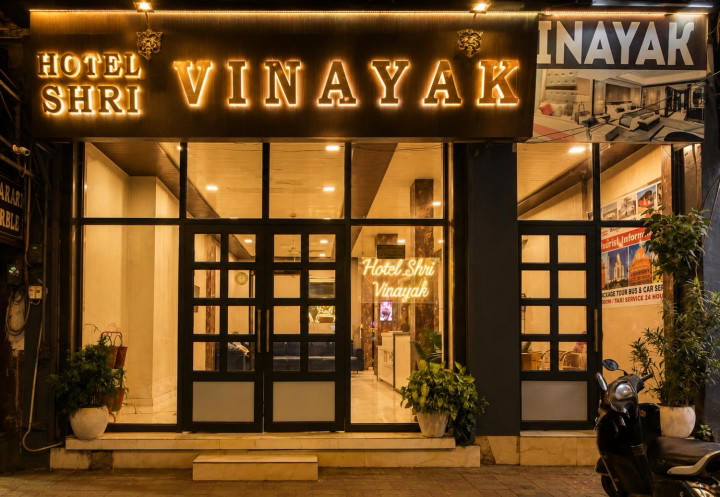 Hotel Shri Vinayak In City Centre At New Delhi Railway Station-by Rcg Hotels - Delhi