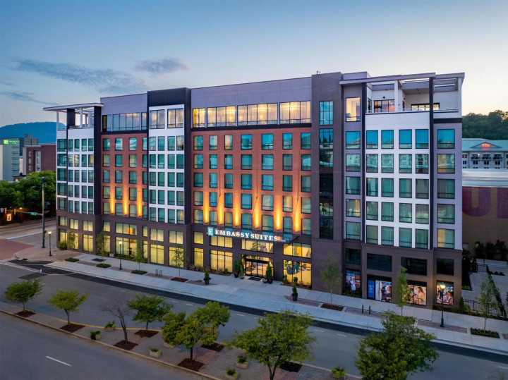 Embassy Suites By Hilton Chattanooga Downtown - Chattanooga, TN