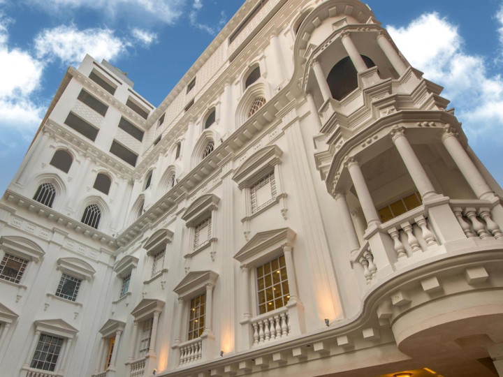 Luxus Grand Hotel - Lahore