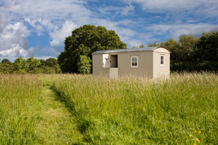 Romantic Secluded Shepherd Hut Hares Rest - United Kingdom