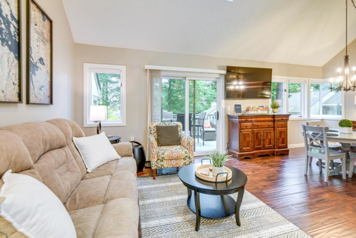 Gilford Townhome W/ Lakefront Beach & Pool Access! - Gilford, NH