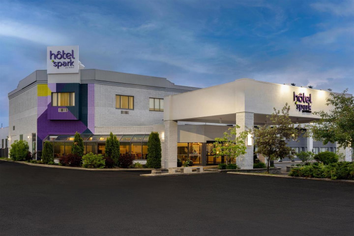 Spark By Hilton Montreal Brossard - Longueuil