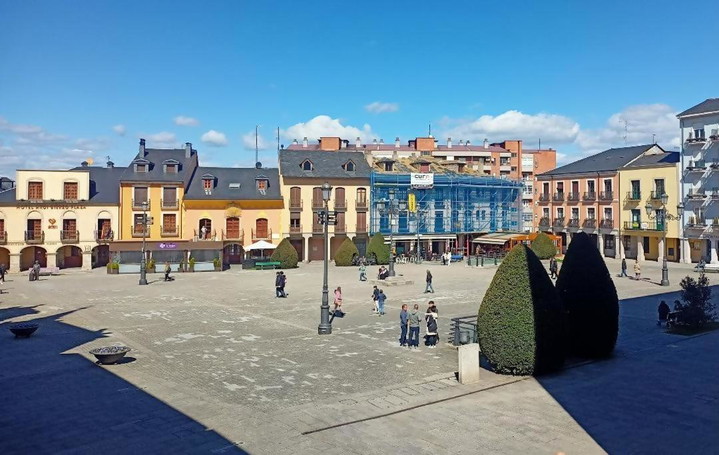 Apartamento Turistico Plaza Del Ayuntamiento - Ponferrada