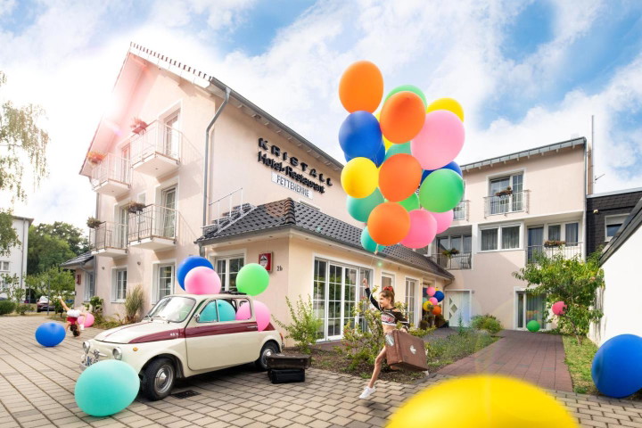 Kristallhotel Fettehenne - Leverkusen