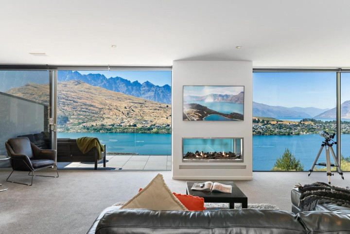 Remarkable Lake View Modern Executive Home - Queenstown, New Zealand