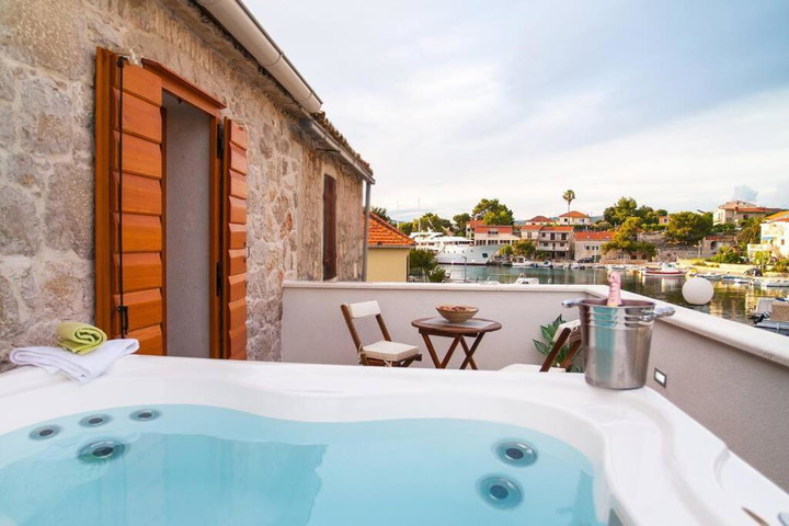 Luxury Stone House Amfora - Sevid