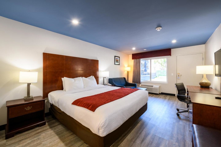 Hyland Inn Near Pasadena Civic Center - 알람브라