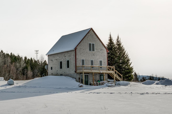 Cozy Snowmobile Trail Getaway | Norton, Vermont - Coaticook