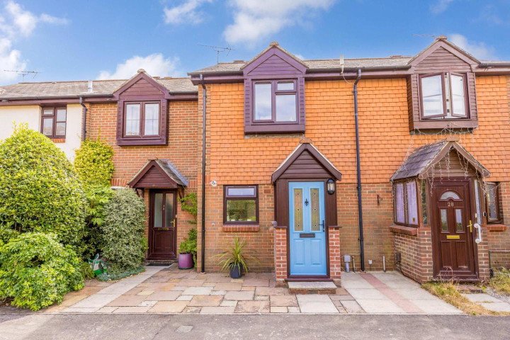 Sea Cloud - 2-bedroom House With Courtyard Garden - Poole
