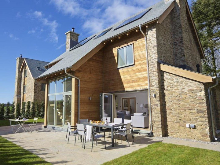 3 The Drive, Hillfield Village - Kingswear
