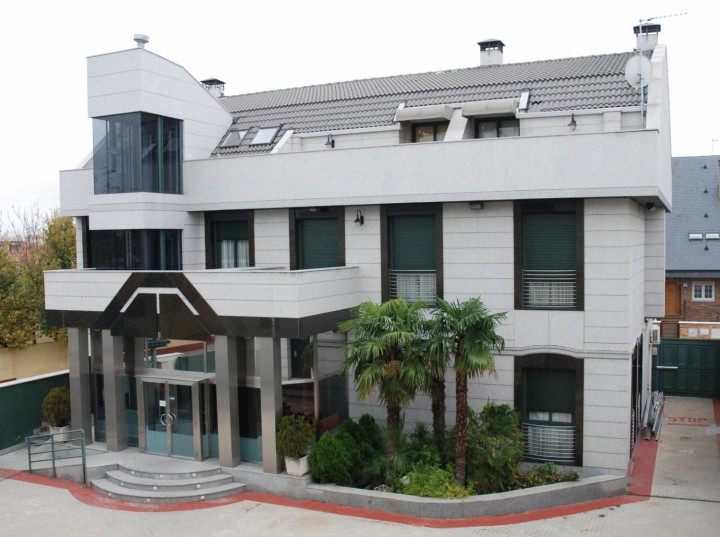 Hotel Los 5 Pinos - Coslada