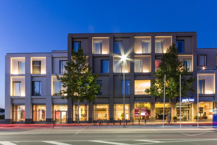 Park Inn By Radisson Neumarkt - Almanya