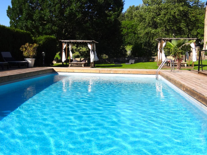 Grande Maison Pour Les Groupes 10 Pers Max - Cantal