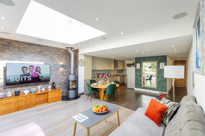 Apartment In Guildford With Parking - Guildford