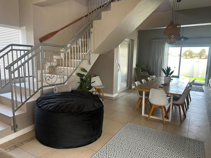 Luxury Beachfront Villa - ランゲバーン