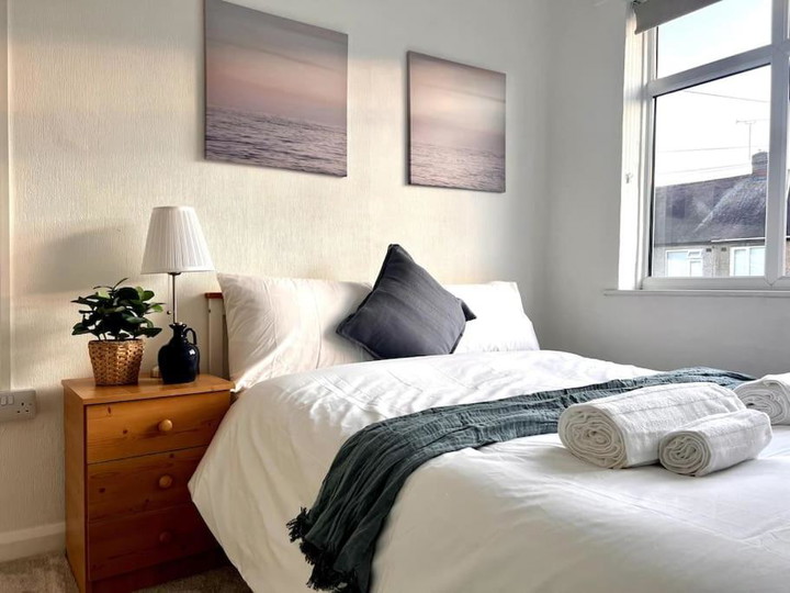 3 Bedroom House Sleeps 6 Free On-street Parking - Coventry