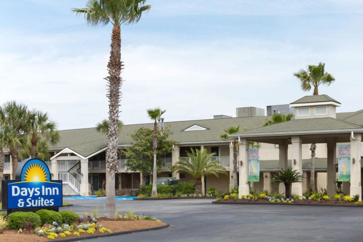 Days Inn & Suites By Wyndham Jekyll Island - Brunswick, GA