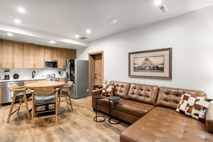 Lion Square Lodge South 255 - Vail, CO