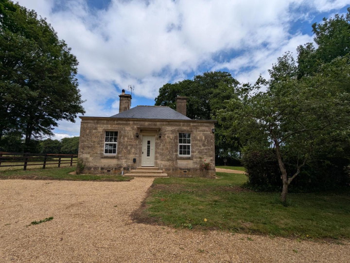 South Lodge, Countryside Views Near Kingscote Barn - Nailsworth