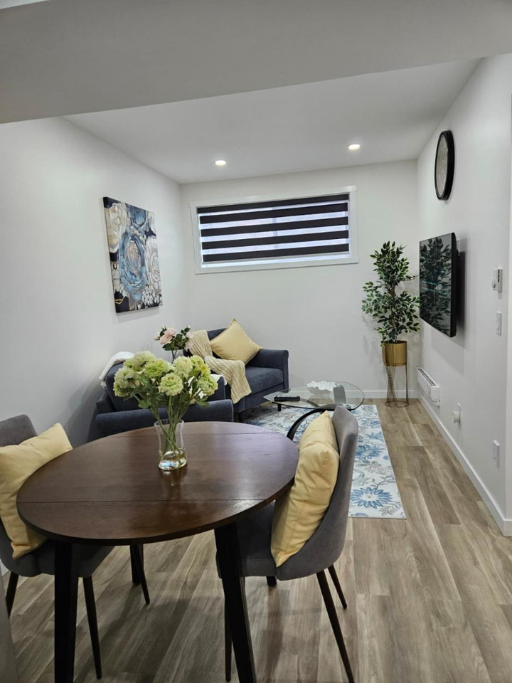 Xquisithomes 2-bedroom Suite - Saskatoon