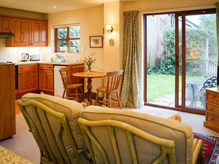 Honeysuckle Cottage - Hampshire