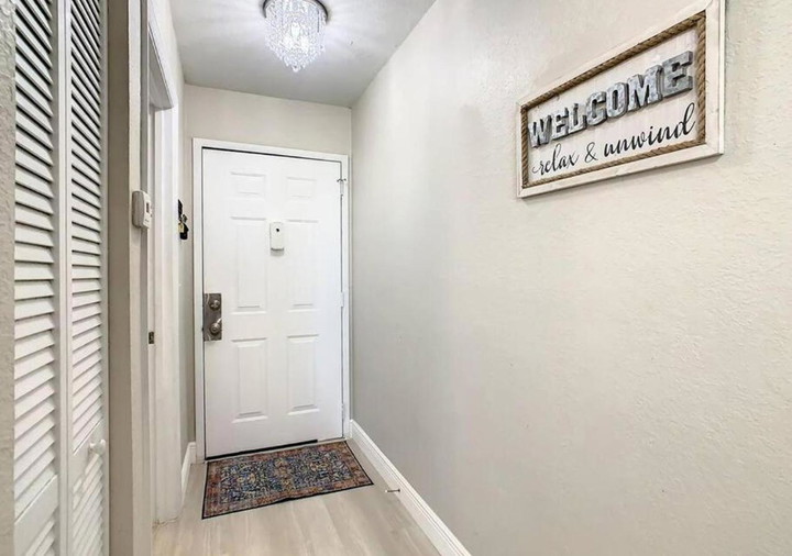 Charming Lakeview Retreat Iii - Orlando, FL