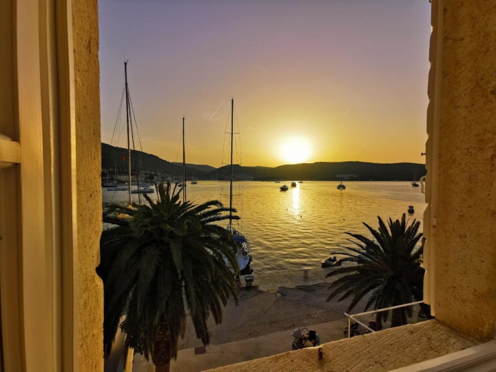Apartments By The Sea Vis - 13736 - Vis