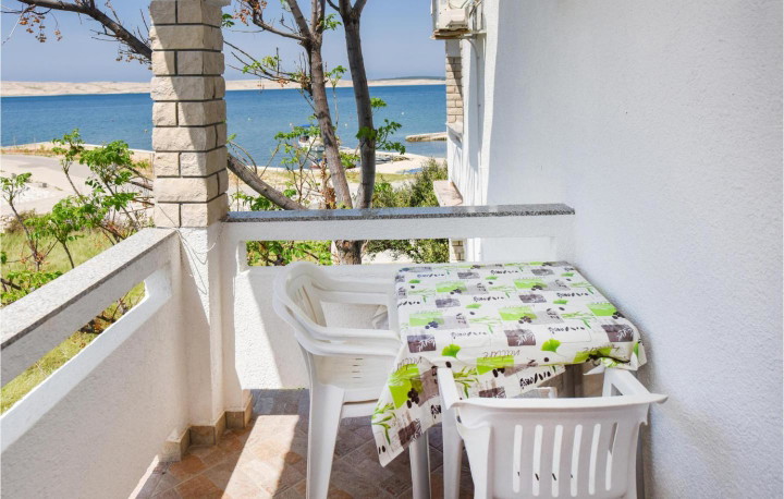 Stunning Apartment In Kustici With House Sea View - Mandre