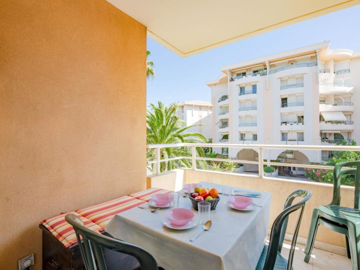Apartment Les Rives Latines-1 By Interhome - Fréjus