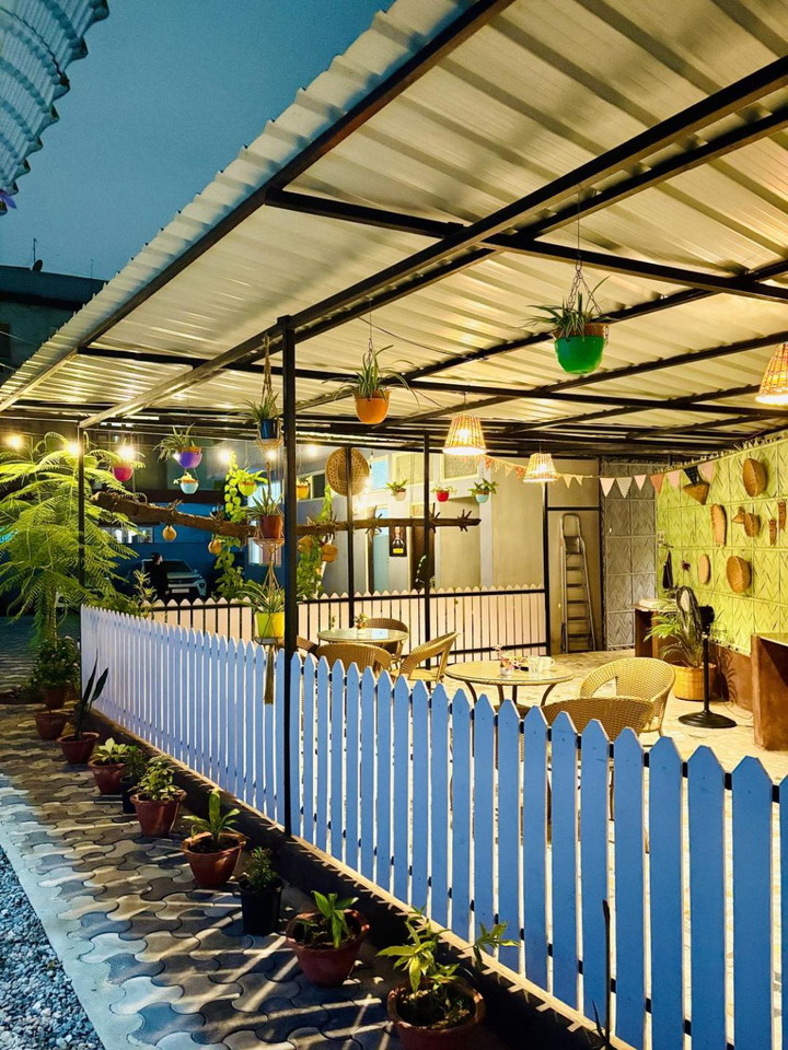 The Gulmohar Inn Six Mile Guwahati Assam - Guwahati