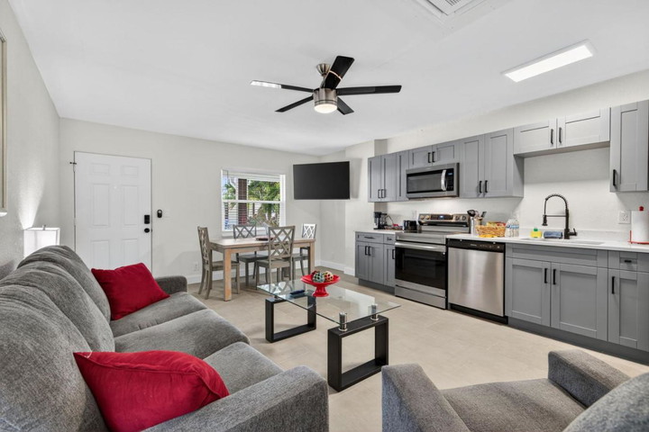 Park Shore Suites Unit 2 - Madeira Beach, FL
