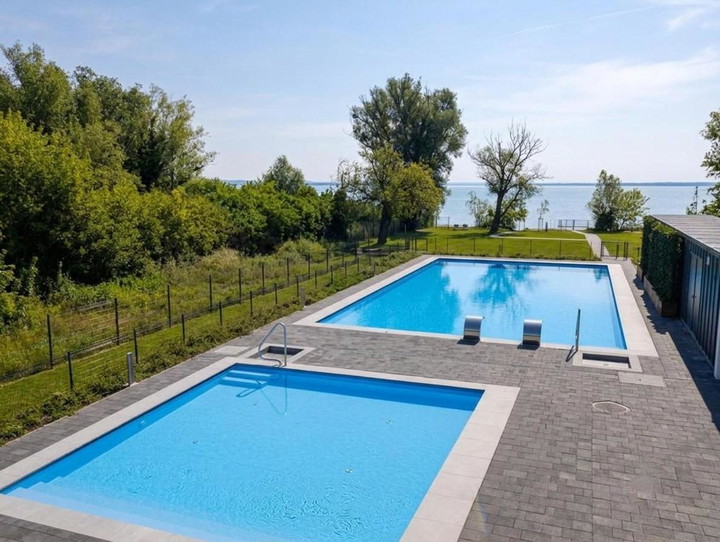 Lake Resort Beach Apartment - Keszthely