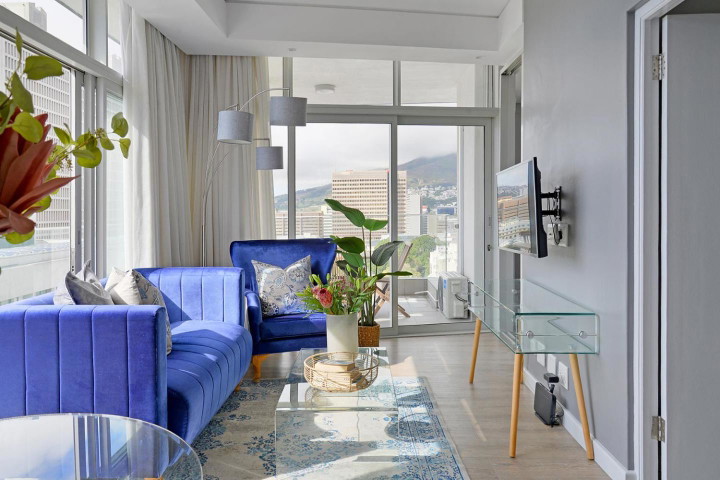Sophia - Sunny Corner Apt, 180° Ocean, City & Mountain Views - Camps Bay