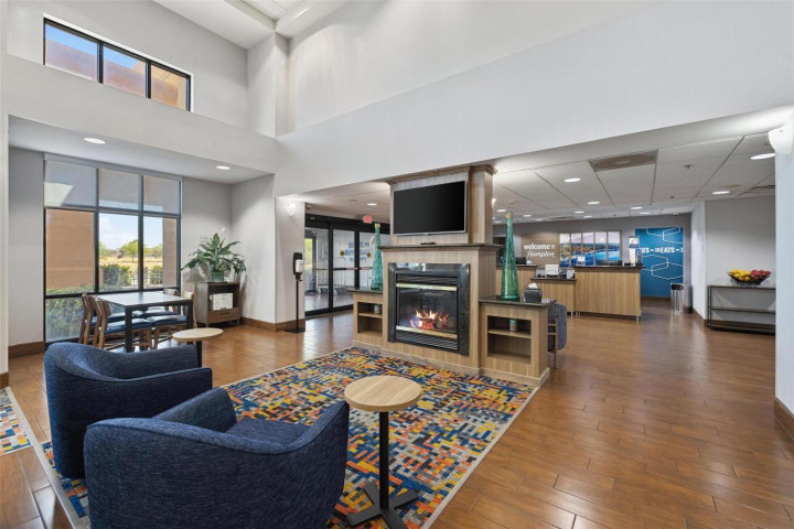 Hampton Inn & Suites Madera - Madera, CA