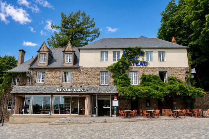 Logis Hôtel Du Château - Combourg, Proche Saint-malo - Brittany