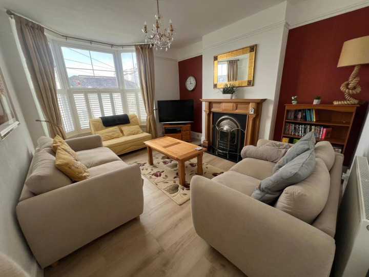Spacious First Floor Family Flat, Sea View - Shaldon
