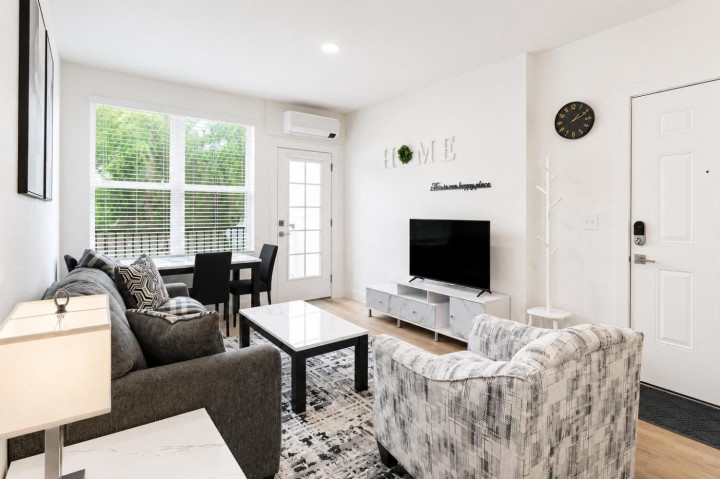 Stylish 1st-floor Suite Near Convention Center, #105 - Hot Springs, AR