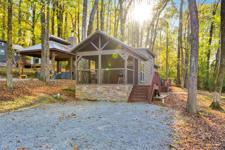 Eliza Cabin Nature Nested Tiny Cabin W Hot Tub - Chattanooga, TN