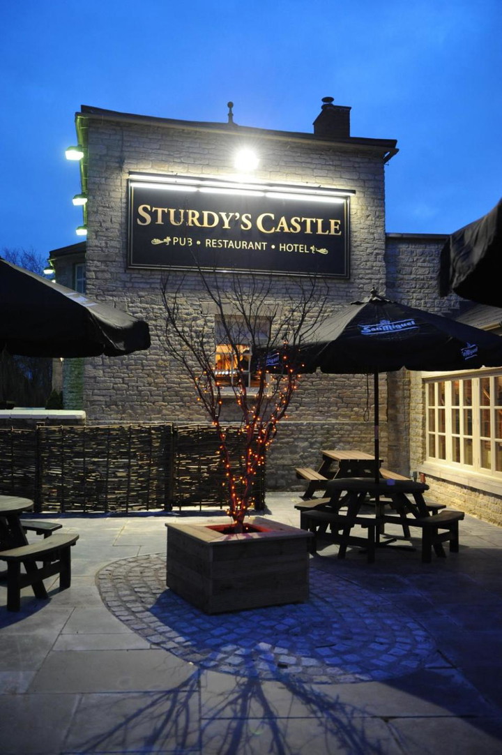 Sturdy`s Castle - Historic Coaching Inn Near Blenheim Palace, Oxfordshire - Cotswolds