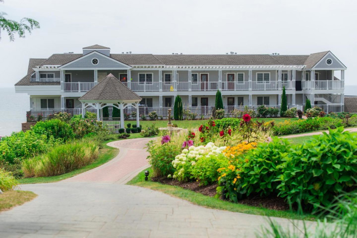 Water's Edge Resort & Spa - Essex, CT