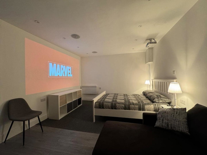 Private Cinema Studio Guest House With Garden - Brentwood