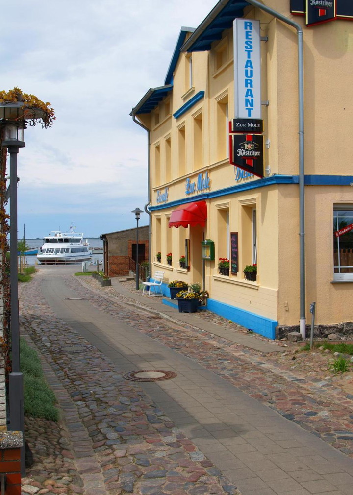 Hotel-pension Zur Mole - Hiddensee