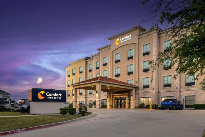 Comfort Inn & Suites Fort Worth - Fossil Creek - Saginaw, TX