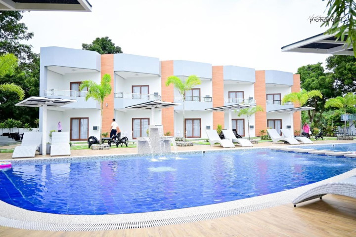 Crown Of The Orient Beach Resort - Filipijnen