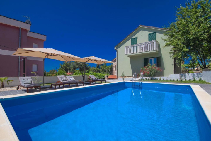 Dandy Apartment With Pool 2 Bedrooms - Murter