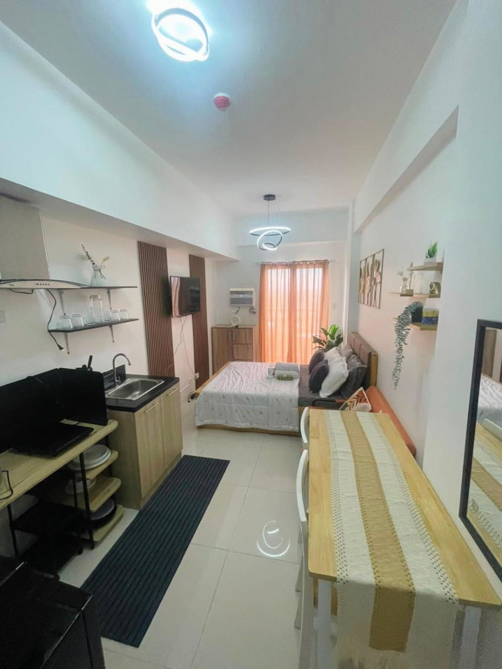 Studio Condo Staycation I The Courtyard At Scala I Taguig City - Makati
