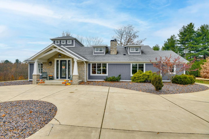 Spacious Home W/ Games, 4 Fireplaces, 5 Acres! - Springfield, IL