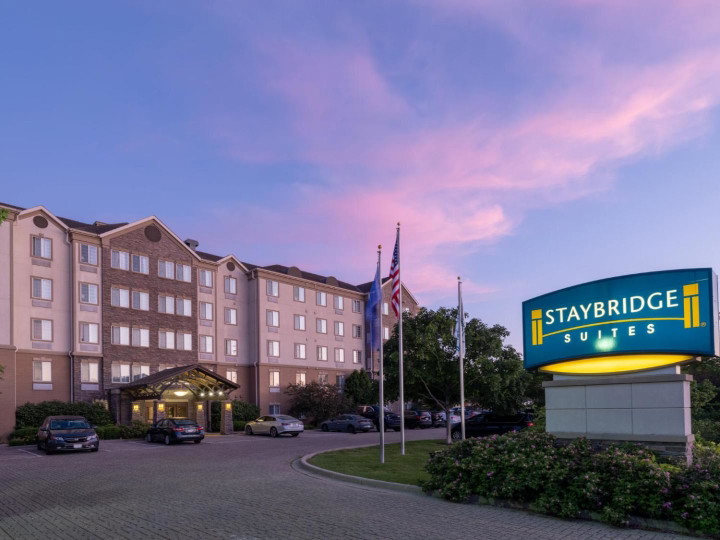 Staybridge Suites Milwaukee Airport South By Ihg - Oak Creek, WI