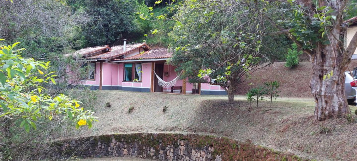 Chalé Araras Itaipava - Refúgio Na Serra ,Natureza ,Clima Fresco , Ar Puro - Petrópolis